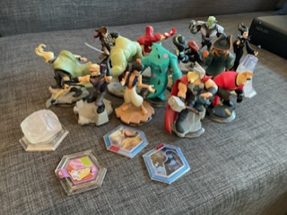 XBOX 360 with Disney infinity, Kinect sensor, 2 controllers and 20 ...